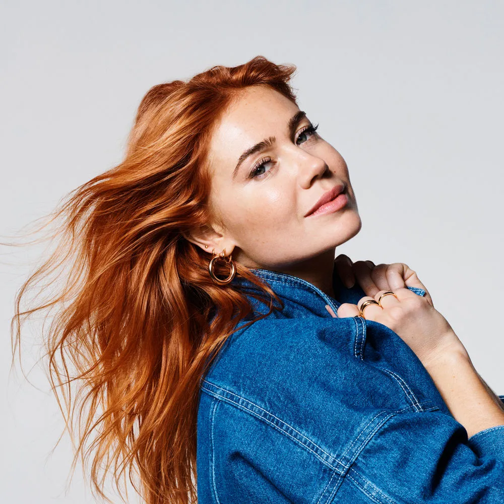Build your celeb harem #4 red hair edition